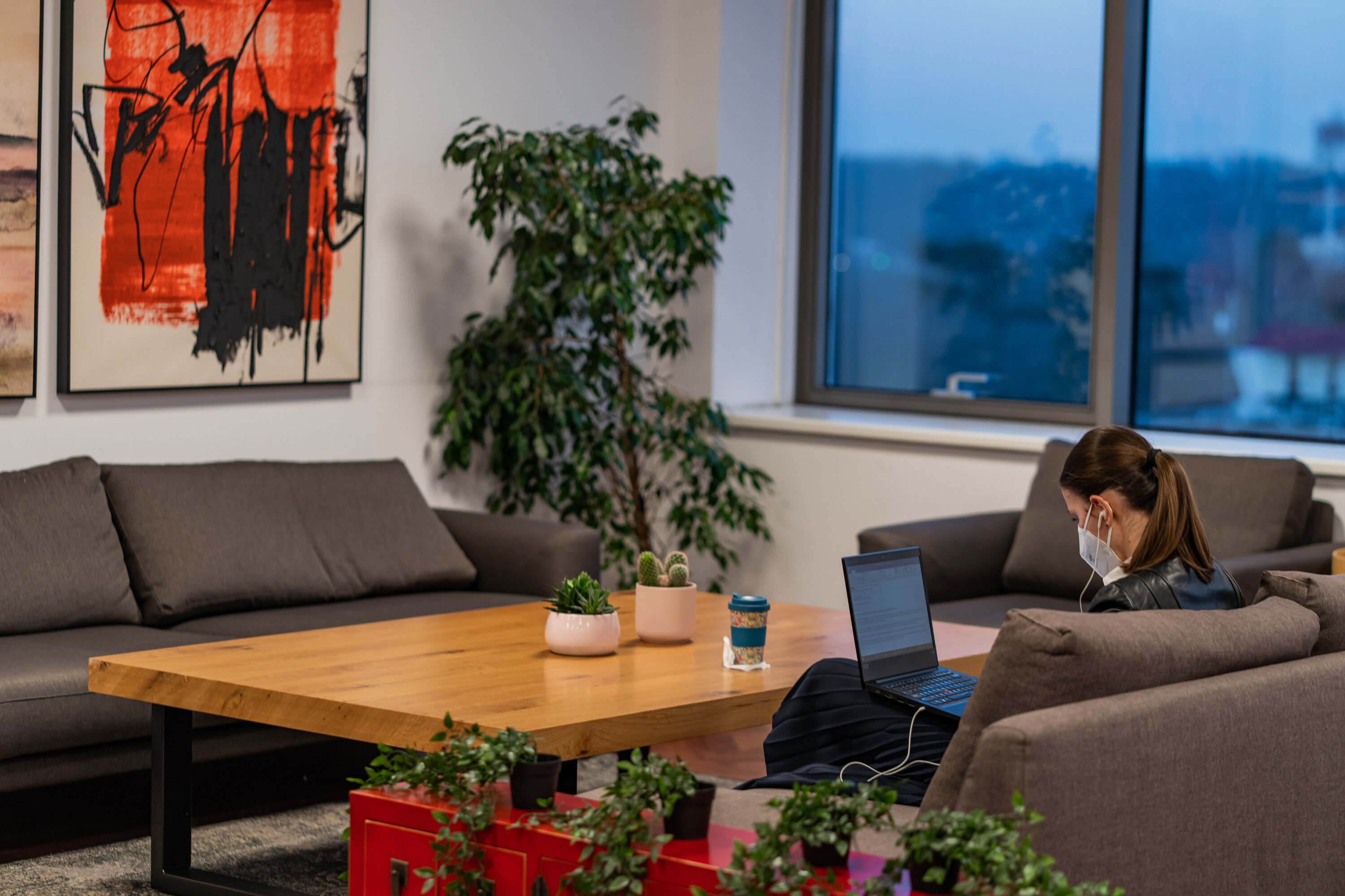 Accede a +500 espacios de coworking - Pluria app